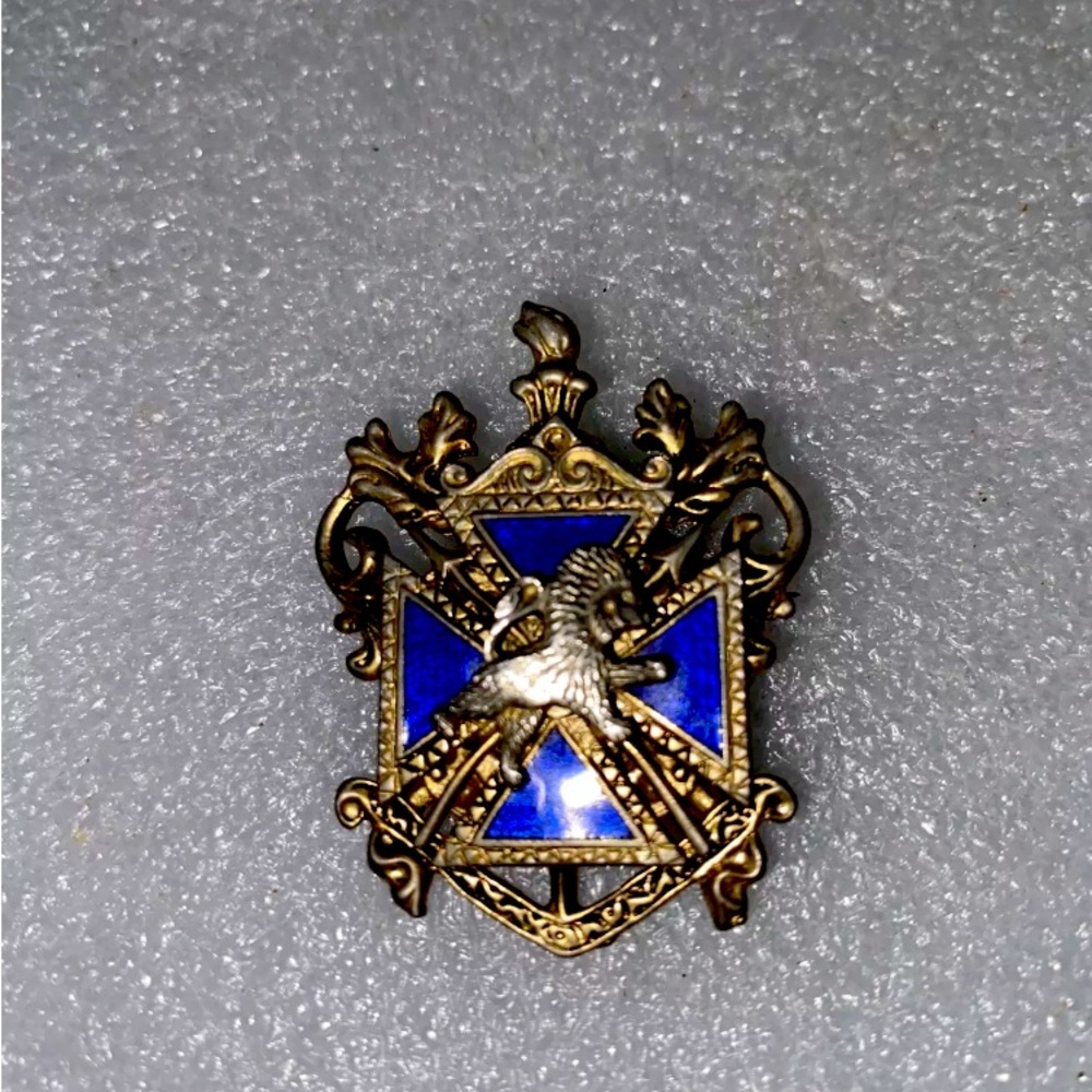 Vintage Crest Brooch With Blue Enamel - Gem